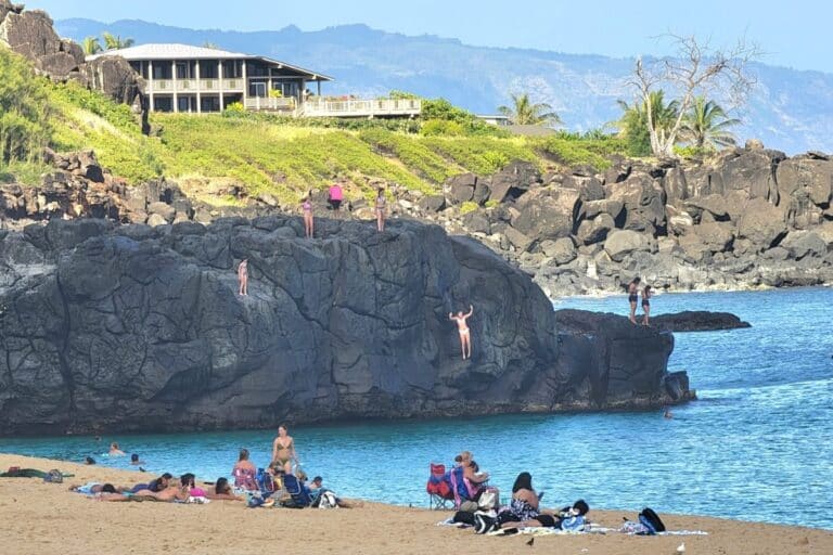 15 Can't-Miss Stops on a Day Trip to the Iconic North Shore of Oahu🤙🏄‍♂️