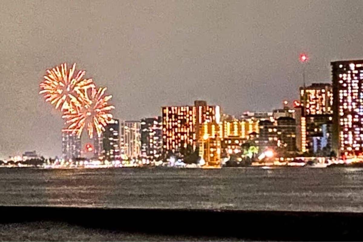 Waikiki's Friday Night Fireworks (where to watch by land, sea, or air!)🎆