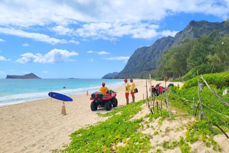 10 Gorgeous Oahu Beaches You'll Adore (& 9 of Them Aren't Waikiki!) 🌺🏖️