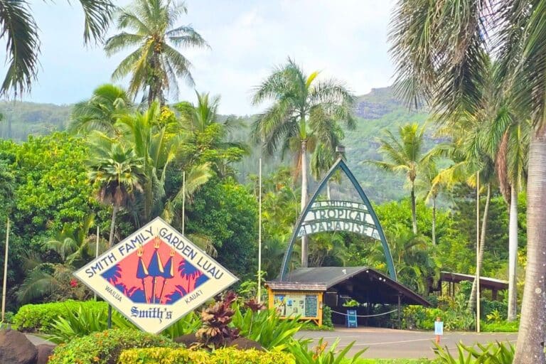 Bucket List Kauai: 40 Unforgettable Things to See, Do, and Eat! 🌈🌺🍧