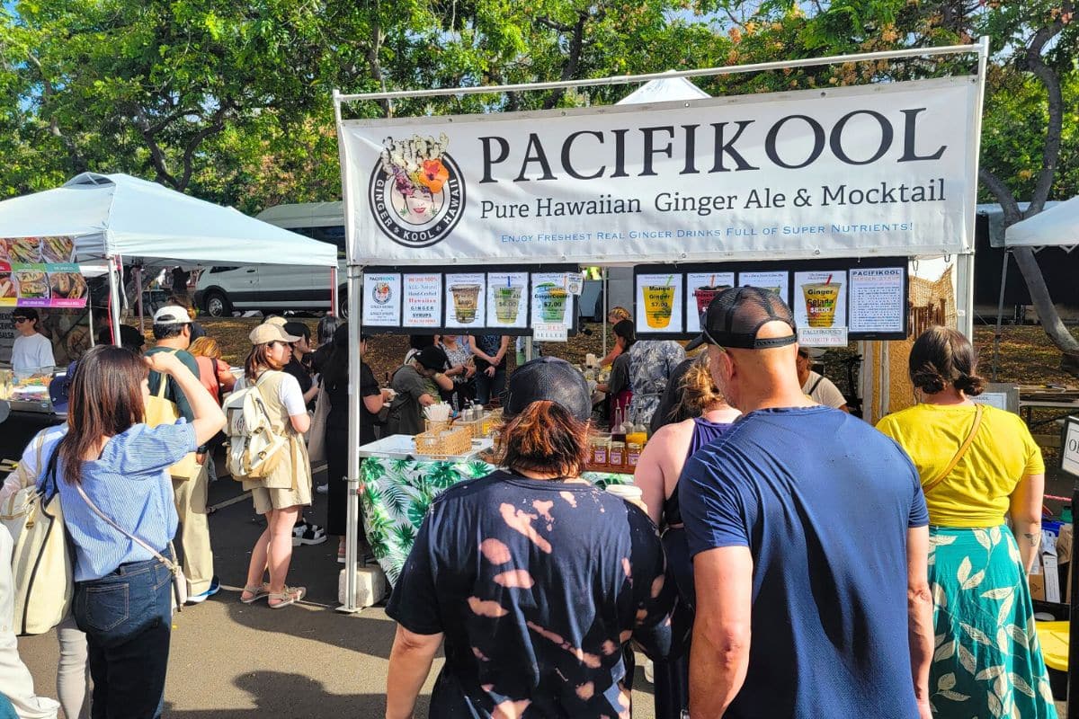 Eat, Drink, & Shop Local at Oahu's Weekly KCC Farmers' Market 🚜🍍🍅